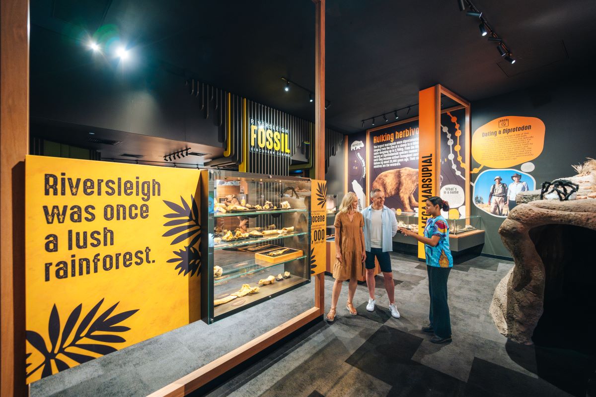 Outback Queensland Step Back 200 Million Years: Celebrate World ...